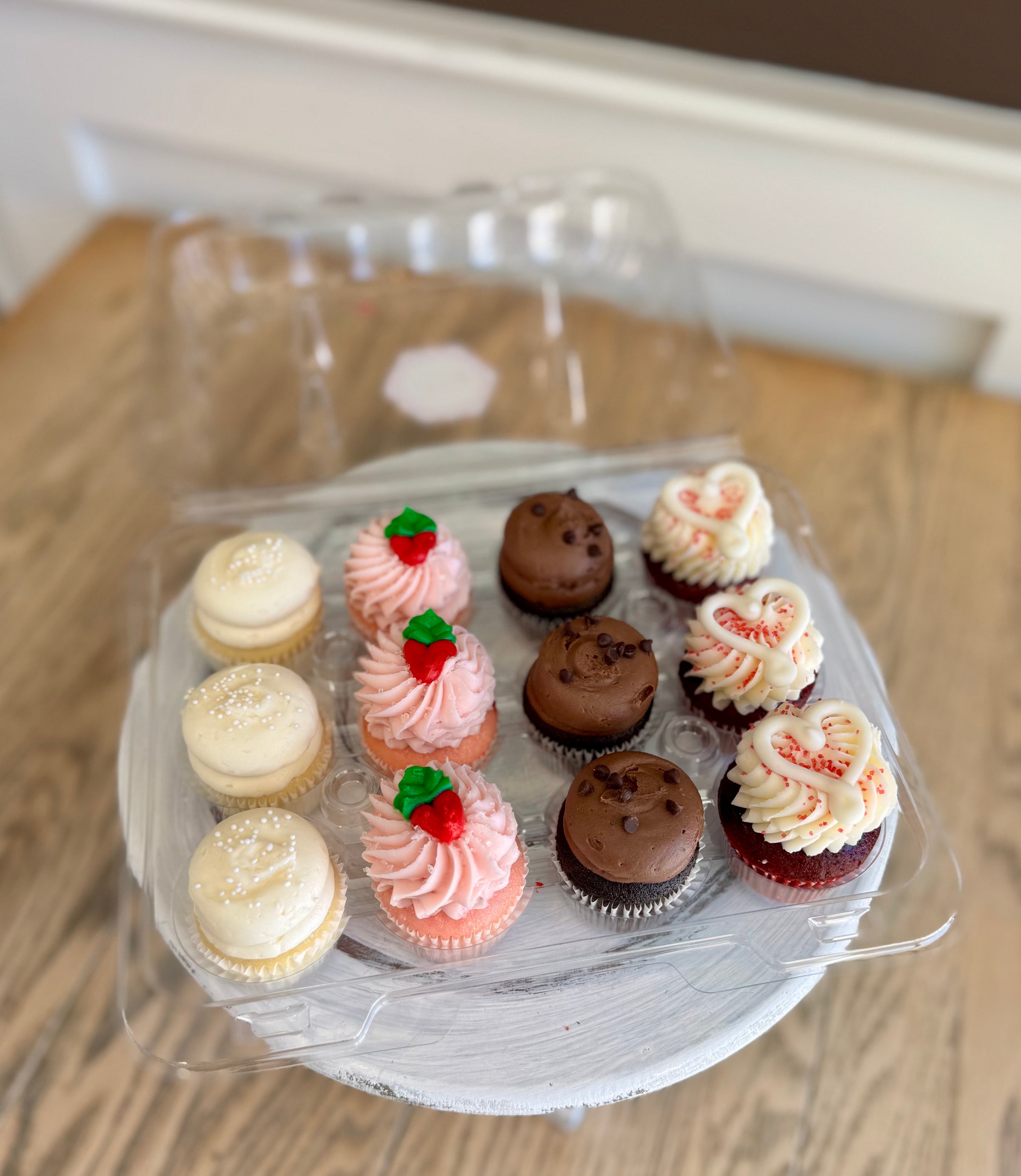 Cupcakes, Cakes & More! Order Online for Pickup & Delivery | Gigi's ...