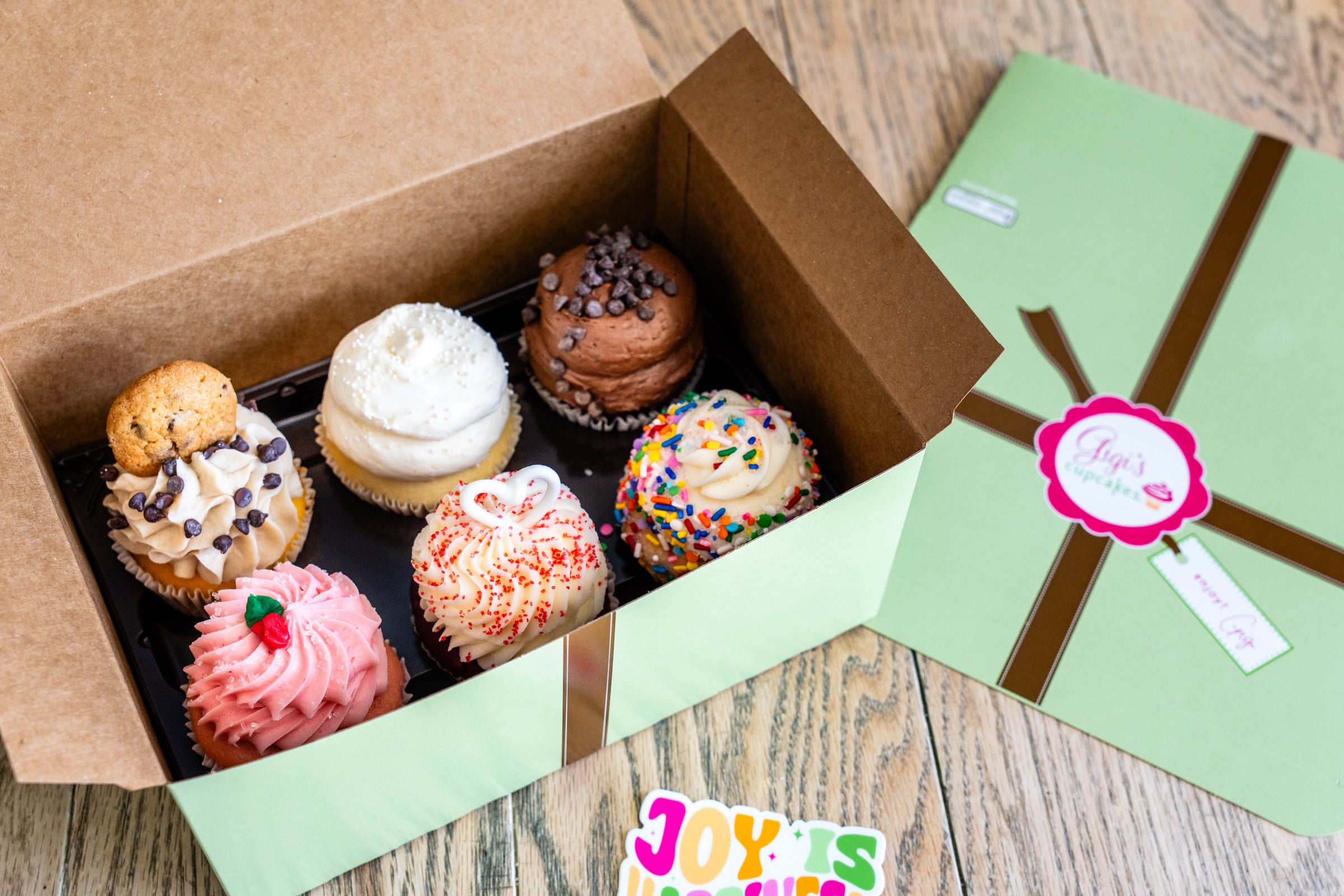 Cupcakes, Cakes & More! Order Online for Pickup & Delivery | Gigi's ...